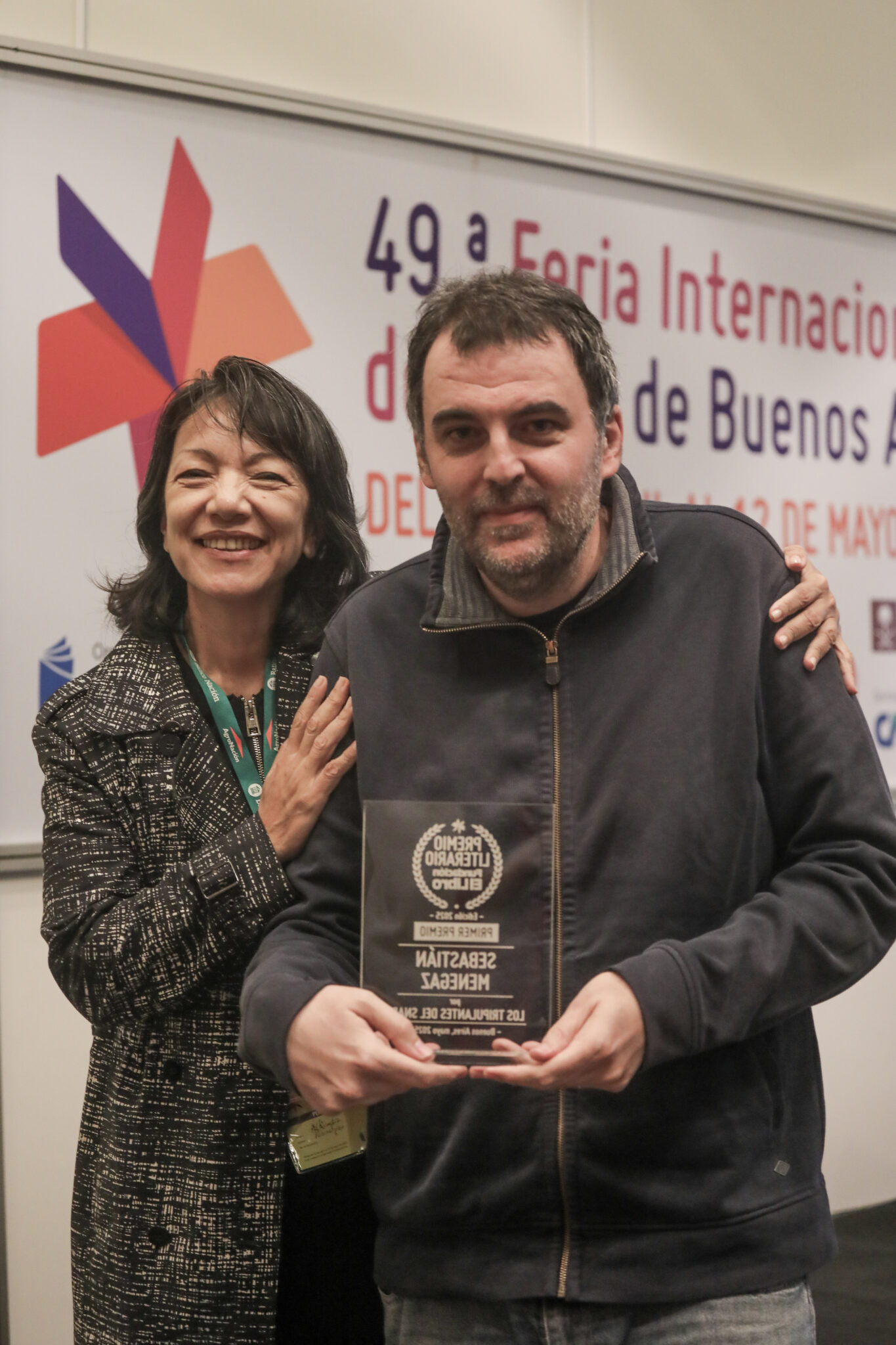 LA FUNDACIÓN EL LIBRO PREMIÓ A SEBASTIÁN MENEGAZ POR UN LIBRO DE ...